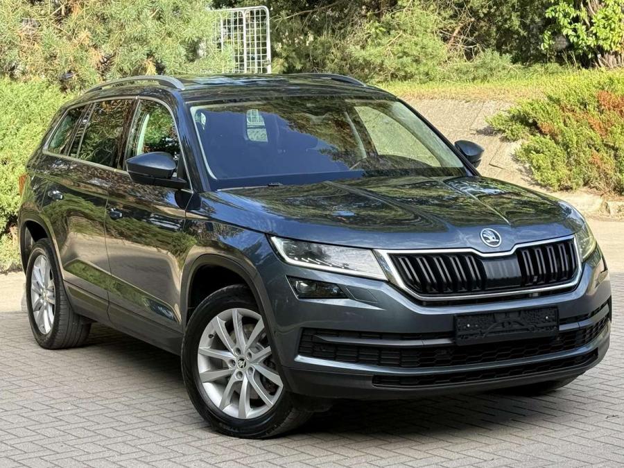 Grey Skoda Kodiaq 2017 in Prienai, with an engine capacity of 1.97 L and mileage of 280 thousand km for 14900 €, photo 10 on AUTOMOTO.COM.LV