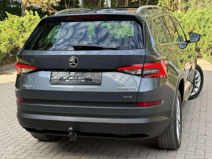 Grey Skoda Kodiaq 2017 in Prienai, with an engine capacity of 1.97 L and mileage of 280 thousand km for 14900 €, photo 19 on AUTOMOTO.COM.LV