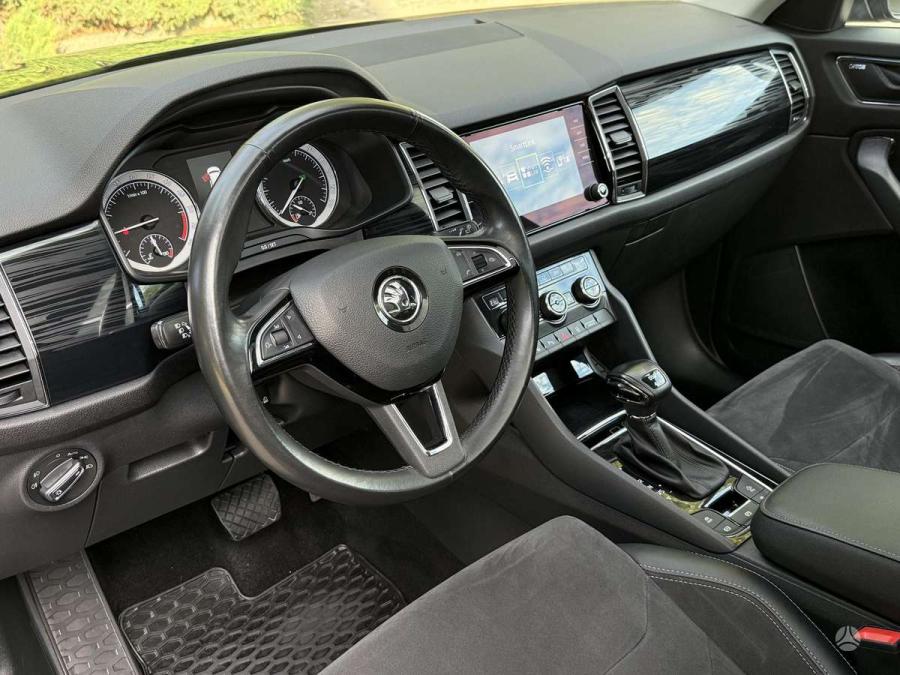Grey Skoda Kodiaq 2017 in Prienai, with an engine capacity of 1.97 L and mileage of 280 thousand km for 14900 €, photo 25 on AUTOMOTO.COM.LV
