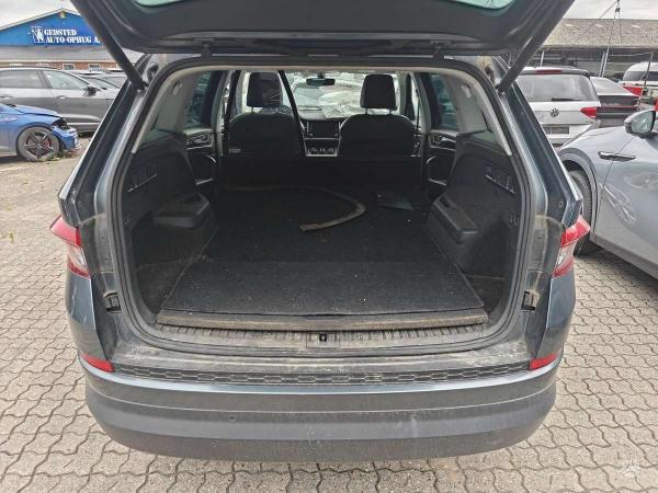 Skoda Kodiaq 2017 in Kaunas on AUTOMOTO.COM.LV Grey Skoda Kodiaq 2017 in Kaunas, with an engine capacity of 1.97 L and mileage of 217 thousand km for 6999 €, photo 11 on AUTOMOTO.COM.LV