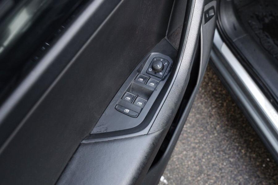 Pelēks Skoda Kodiaq 2017 Rīga, ar dzinēja tilpumu 2.00 L un nobraukumu 188 tūkst. km par 18950 €, foto 10 vietnē AUTOMOTO.COM.LV