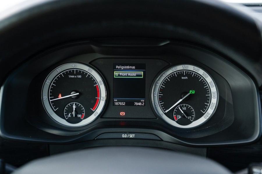 Pelēks Skoda Kodiaq 2017 Rīga, ar dzinēja tilpumu 2.00 L un nobraukumu 188 tūkst. km par 18950 €, foto 15 vietnē AUTOMOTO.COM.LV