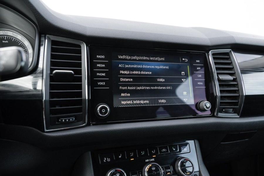 Pelēks Skoda Kodiaq 2017 Rīga, ar dzinēja tilpumu 2.00 L un nobraukumu 188 tūkst. km par 18950 €, foto 24 vietnē AUTOMOTO.COM.LV