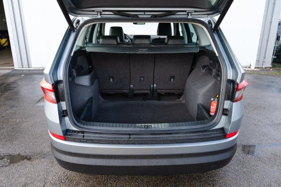 Pelēks Skoda Kodiaq 2017 Rīga, ar dzinēja tilpumu 2.00 L un nobraukumu 188 tūkst. km par 18950 €, foto 28 vietnē AUTOMOTO.COM.LV