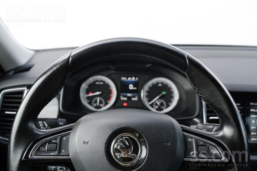 Pelēks Skoda Kodiaq 2017 Rīga, ar dzinēja tilpumu 2.00 L un nobraukumu 188 tūkst. km par 18950 €, foto 16 vietnē AUTOMOTO.COM.LV