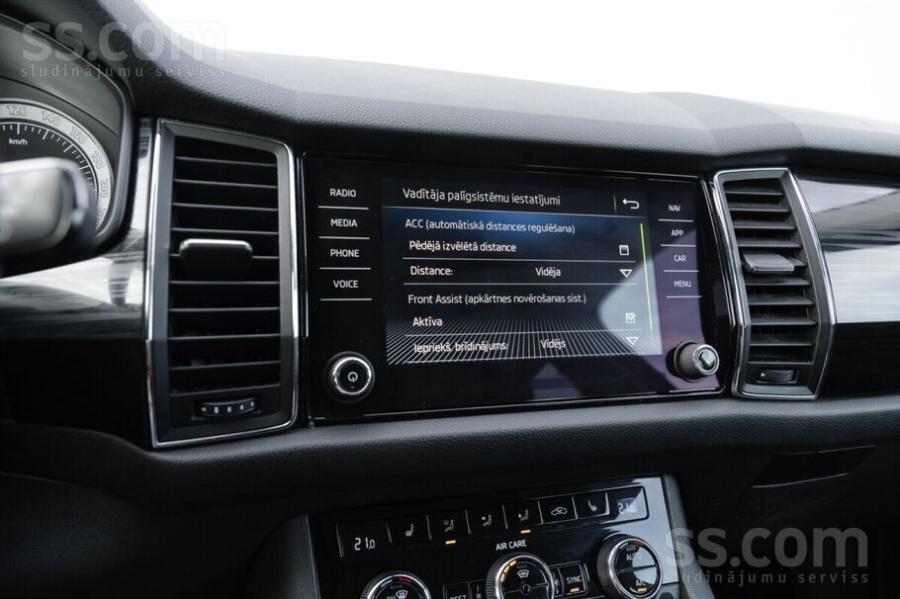 Pelēks Skoda Kodiaq 2017 Rīga, ar dzinēja tilpumu 2.00 L un nobraukumu 188 tūkst. km par 18950 €, foto 24 vietnē AUTOMOTO.COM.LV