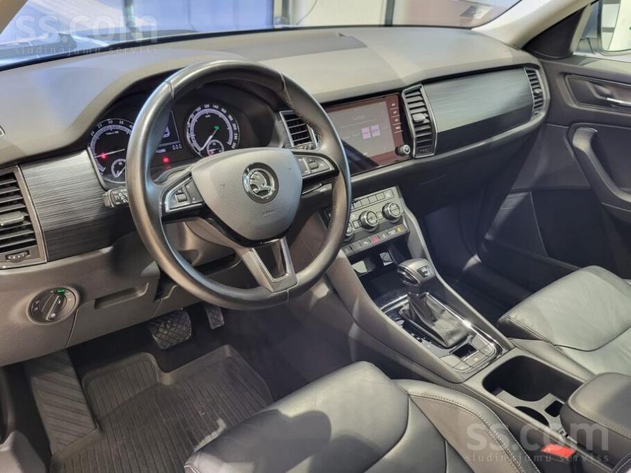 Pelēks Skoda Kodiaq 2018 Ogre, ar dzinēja tilpumu 2.00 L un nobraukumu 112 tūkst. km par 18900 €, foto 10 vietnē AUTOMOTO.COM.LV