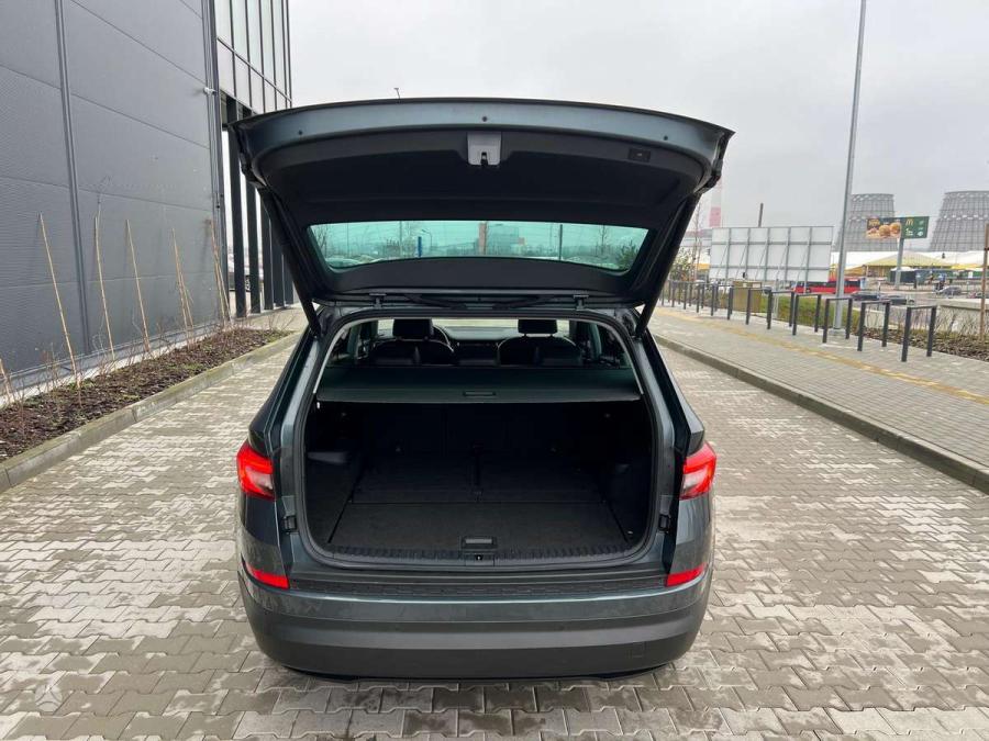 Grey Skoda Kodiaq 2018 in Vilnius, with an engine capacity of 1.50 L and mileage of 225 thousand km for 16950 €, photo 17 on AUTOMOTO.COM.LV