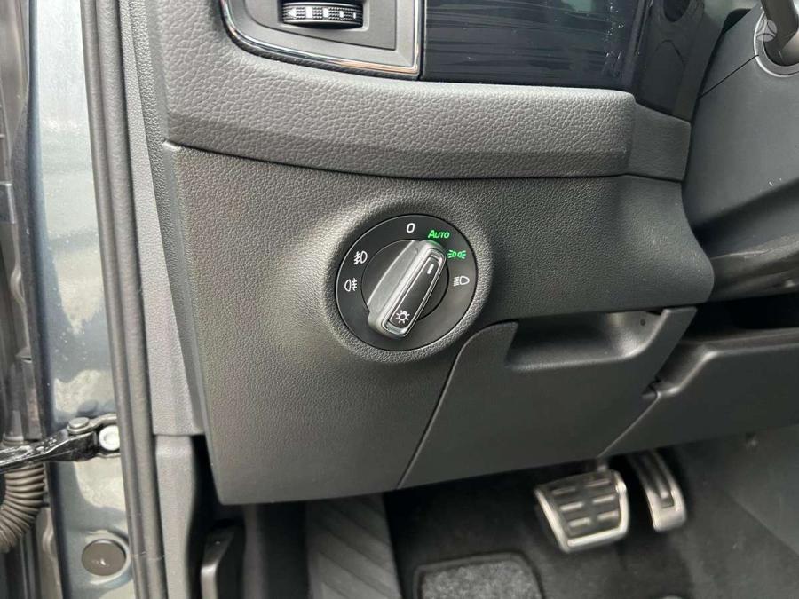 Grey Skoda Kodiaq 2018 in Vilnius, with an engine capacity of 1.50 L and mileage of 225 thousand km for 16950 €, photo 32 on AUTOMOTO.COM.LV