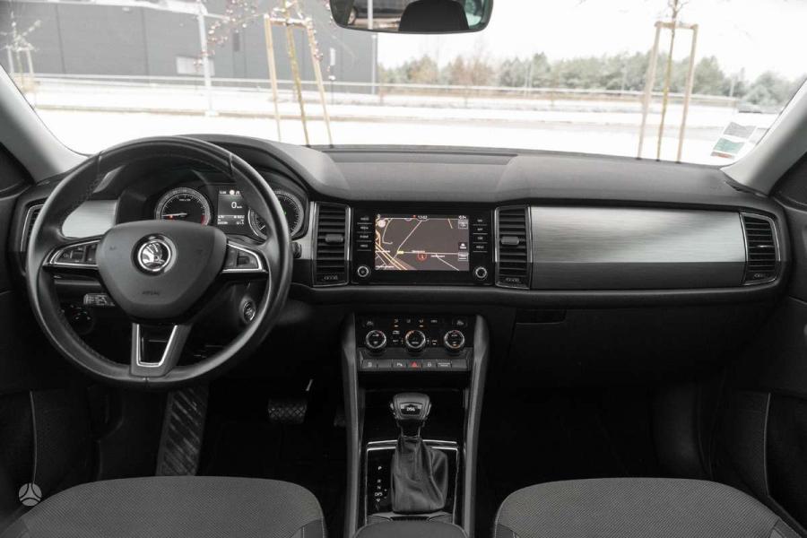 Grey Skoda Kodiaq 2018 in Vilnius, with an engine capacity of 1.97 L and mileage of 222 thousand km for 15300 €, photo 17 on AUTOMOTO.COM.LV