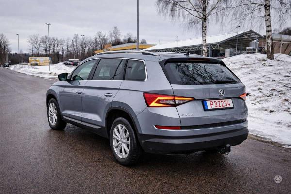 Pelēks Skoda Kodiaq 2018 Viļņa, ar dzinēja tilpumu 1.97 L un nobraukumu 159 tūkst. km par 19990 €, foto 3 vietnē AUTOMOTO.COM.LV