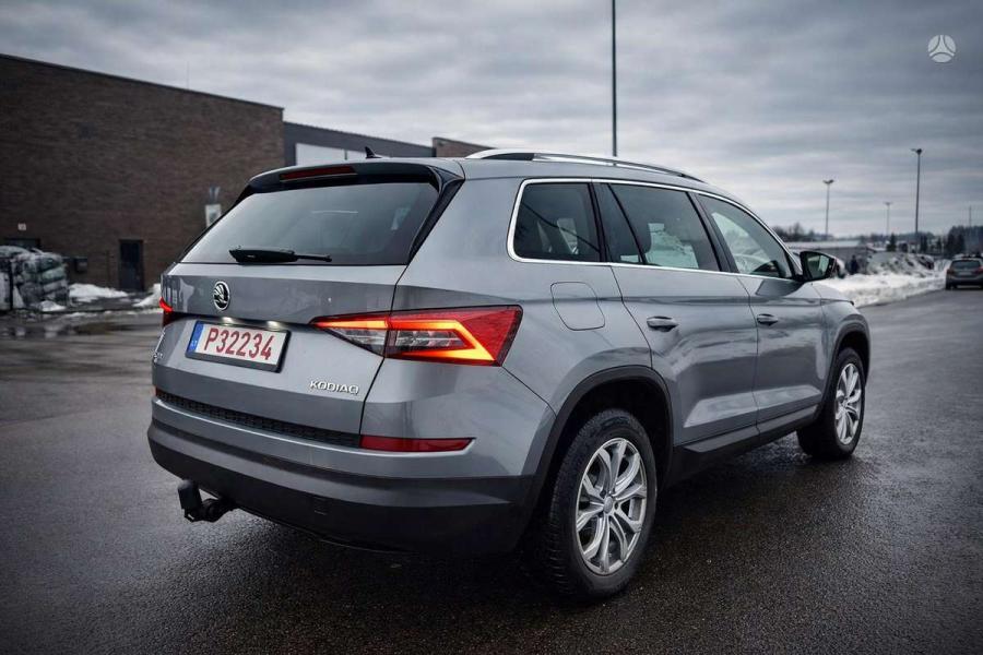 Grey Skoda Kodiaq 2018 in Vilnius, with an engine capacity of 1.97 L and mileage of 159 thousand km for 19990 €, photo 4 on AUTOMOTO.COM.LV