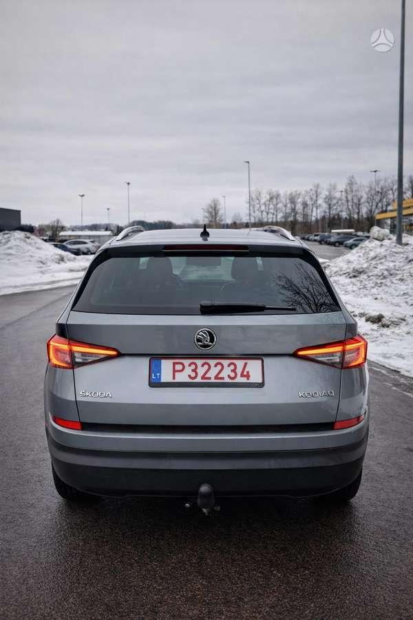 Pelēks Skoda Kodiaq 2018 Viļņa, ar dzinēja tilpumu 1.97 L un nobraukumu 159 tūkst. km par 19990 €, foto 5 vietnē AUTOMOTO.COM.LV