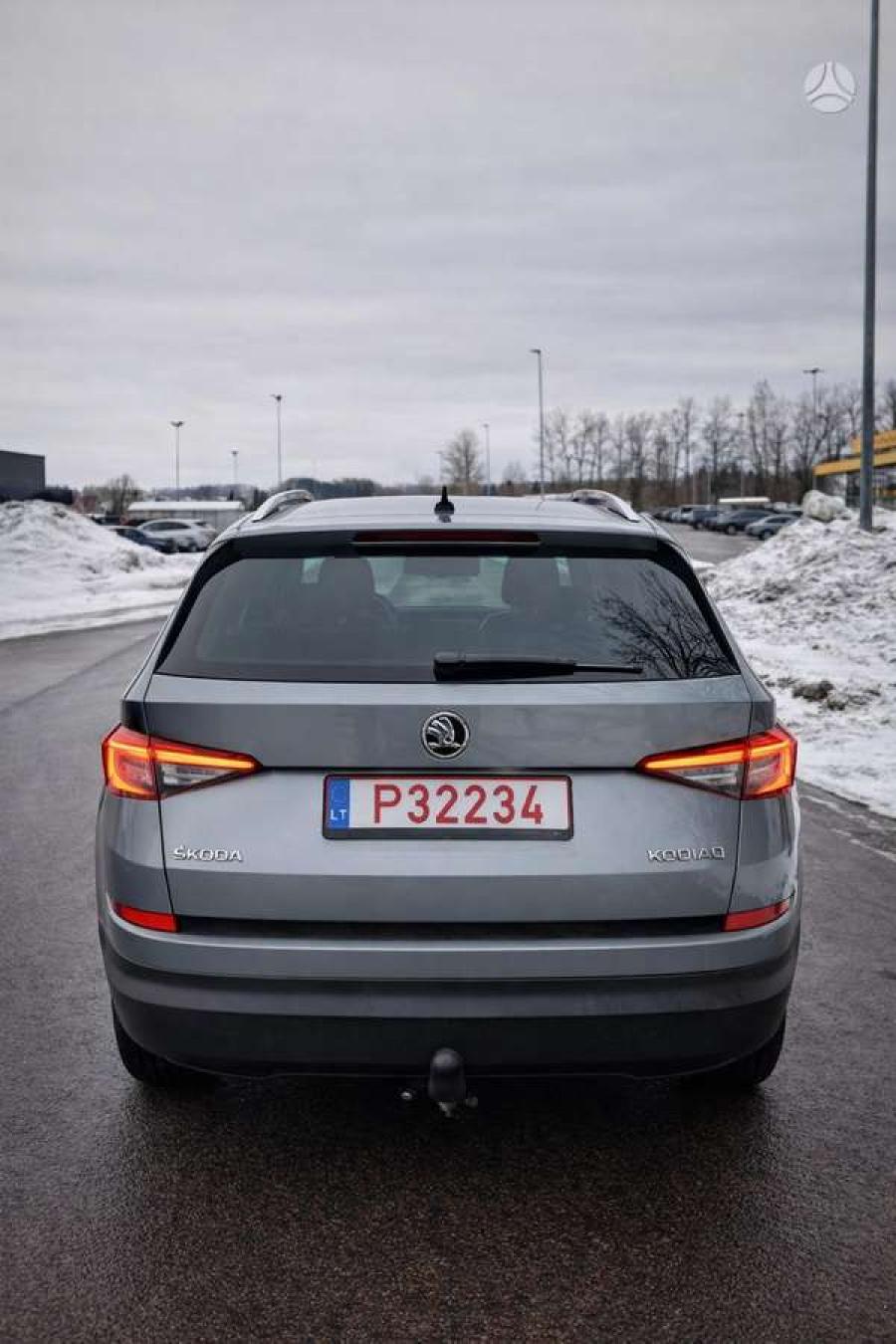 Grey Skoda Kodiaq 2018 in Vilnius, with an engine capacity of 1.97 L and mileage of 159 thousand km for 19990 €, photo 5 on AUTOMOTO.COM.LV