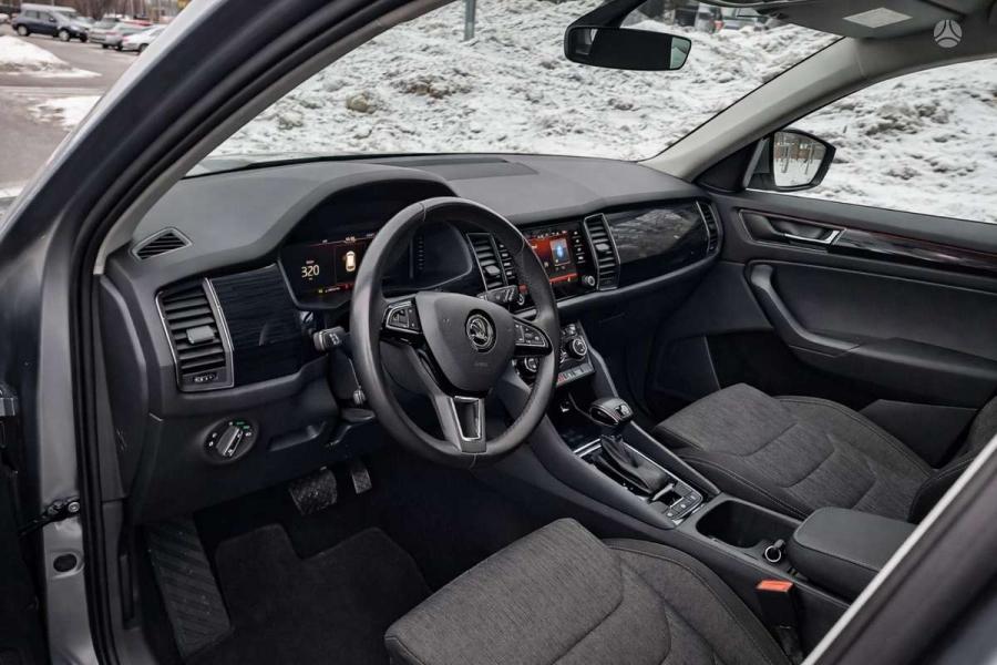 Grey Skoda Kodiaq 2018 in Vilnius, with an engine capacity of 1.97 L and mileage of 159 thousand km for 19990 €, photo 7 on AUTOMOTO.COM.LV