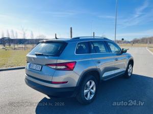 Pelēks Skoda Kodiaq 2018 Tallina, ar dzinēja tilpumu 2.00 L un nobraukumu 151 tūkst. km par 22990 €, foto 4 vietnē AUTOMOTO.COM.LV