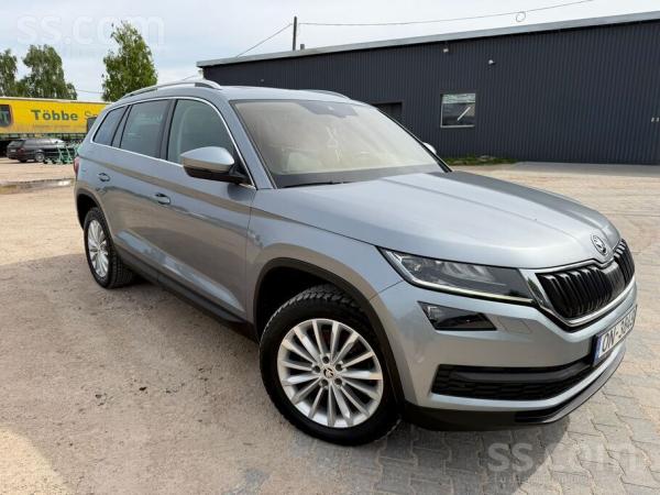 Grey Skoda Kodiaq 2018 in Riga, with an engine capacity of 2.00 L and mileage of 174 thousand km for 19000 €, photo 3 on AUTOMOTO.COM.LV