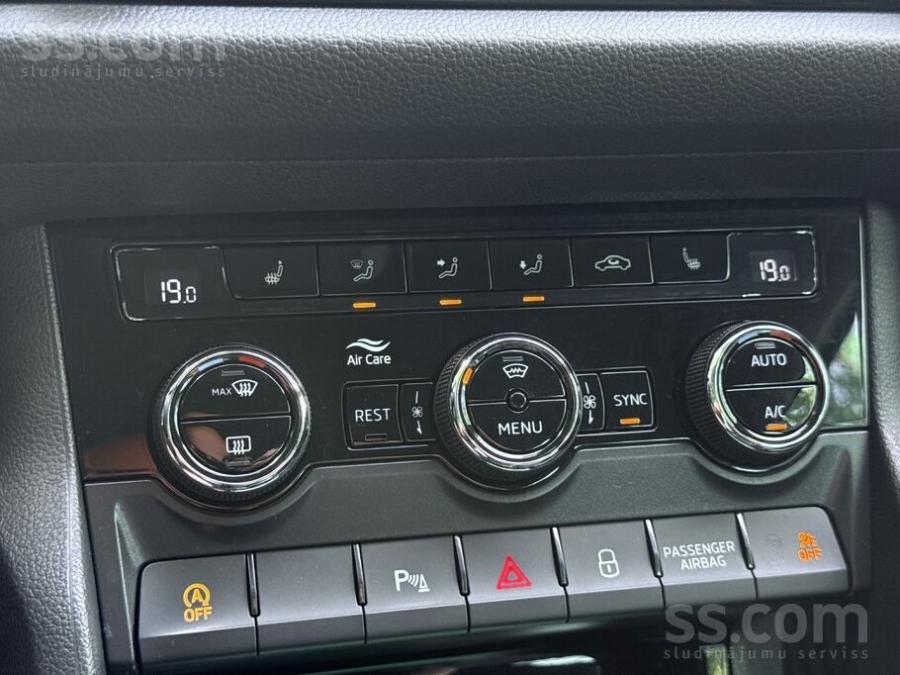 Grey Skoda Kodiaq 2018 in Riga, with an engine capacity of 2.00 L and mileage of 235 thousand km for 15991 €, photo 10 on AUTOMOTO.COM.LV