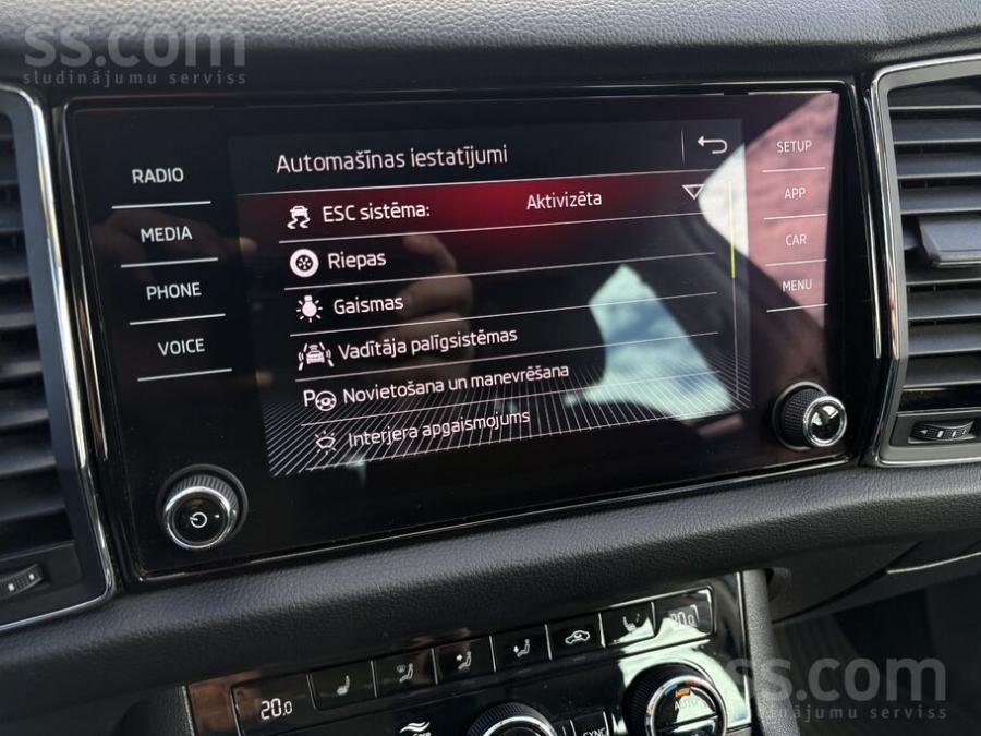 Grey Skoda Kodiaq 2018 in Riga, with an engine capacity of 1.50 L and mileage of 95 thousand km for 20900 €, photo 30 on AUTOMOTO.COM.LV