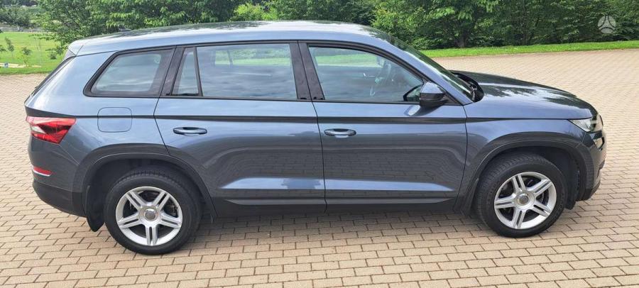 Grey Skoda Kodiaq 2018 in Vilnius, with an engine capacity of 1.50 L and mileage of 77 thousand km for 19490 €, photo 10 on AUTOMOTO.COM.LV