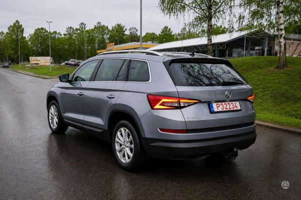 Pelēks Skoda Kodiaq 2018 Viļņa, ar dzinēja tilpumu 1.97 L un nobraukumu 160 tūkst. km par 18900 €, foto 5 vietnē AUTOMOTO.COM.LV