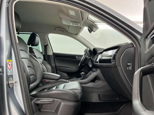 Grey Skoda Kodiaq 2018 in Vilnius, with an engine capacity of 1.97 L and mileage of 122 thousand km for 21900 €, photo 6 on AUTOMOTO.COM.LV