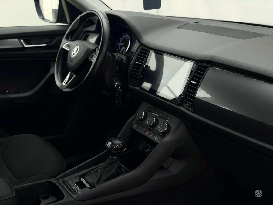 Серый Шкода Kodiaq 2018 в Вильнюс, объемом двигателя 1.50 л и пробегом 78 тыс. км за 18200 €, фото 19 на AUTOMOTO.COM.LV