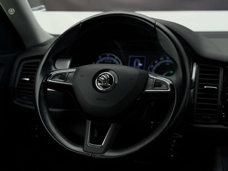 Pelēks Skoda Kodiaq 2018 Viļņa, ar dzinēja tilpumu 1.50 L un nobraukumu 78 tūkst. km par 17690 €, foto 21 vietnē AUTOMOTO.COM.LV