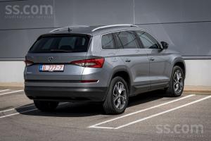 Pelēks Skoda Kodiaq 2018 Rīga, ar dzinēja tilpumu 1.40 L un nobraukumu 201 tūkst. km par 16950 €, foto 5 vietnē AUTOMOTO.COM.LV