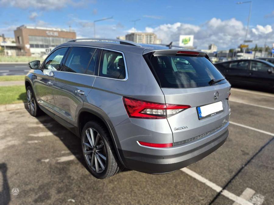 Pelēks Skoda Kodiaq 2018 Viļņa, ar dzinēja tilpumu 2.00 L un nobraukumu 225 tūkst. km par 16700 €, foto 4 vietnē AUTOMOTO.COM.LV