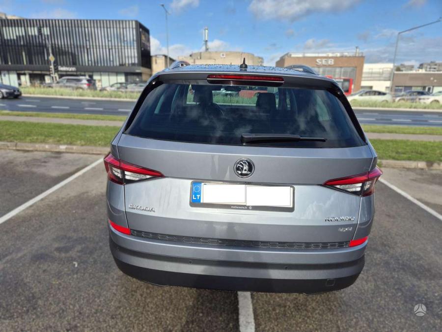Pelēks Skoda Kodiaq 2018 Viļņa, ar dzinēja tilpumu 2.00 L un nobraukumu 225 tūkst. km par 16700 €, foto 5 vietnē AUTOMOTO.COM.LV
