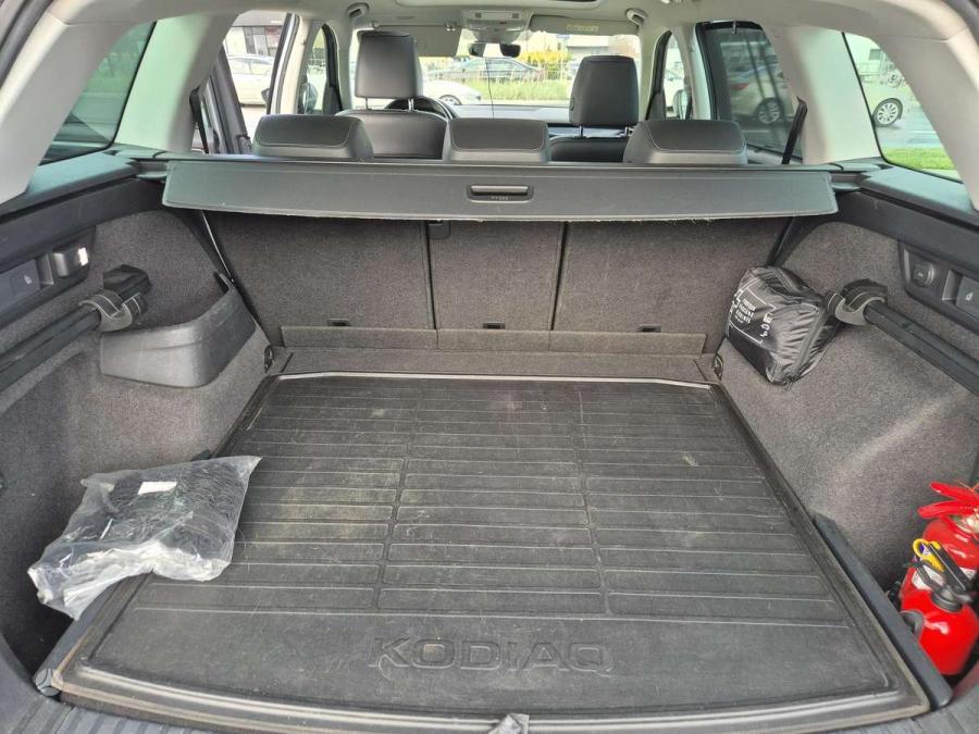 Pelēks Skoda Kodiaq 2018 Viļņa, ar dzinēja tilpumu 2.00 L un nobraukumu 225 tūkst. km par 16700 €, foto 29 vietnē AUTOMOTO.COM.LV
