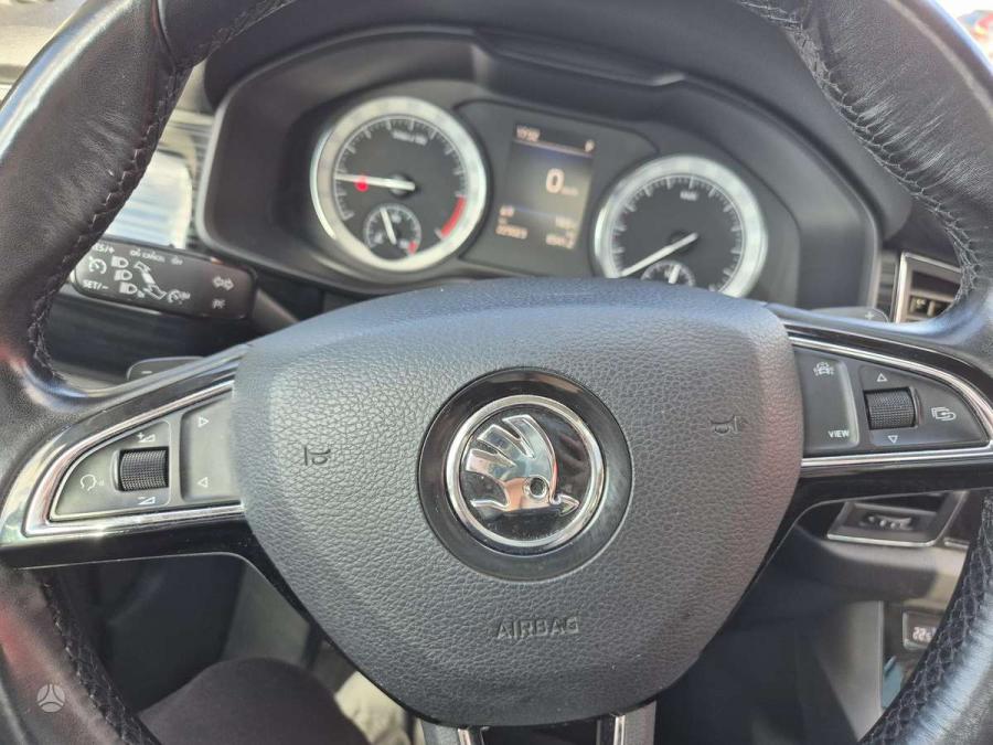 Pelēks Skoda Kodiaq 2018 Viļņa, ar dzinēja tilpumu 2.00 L un nobraukumu 225 tūkst. km par 16700 €, foto 40 vietnē AUTOMOTO.COM.LV