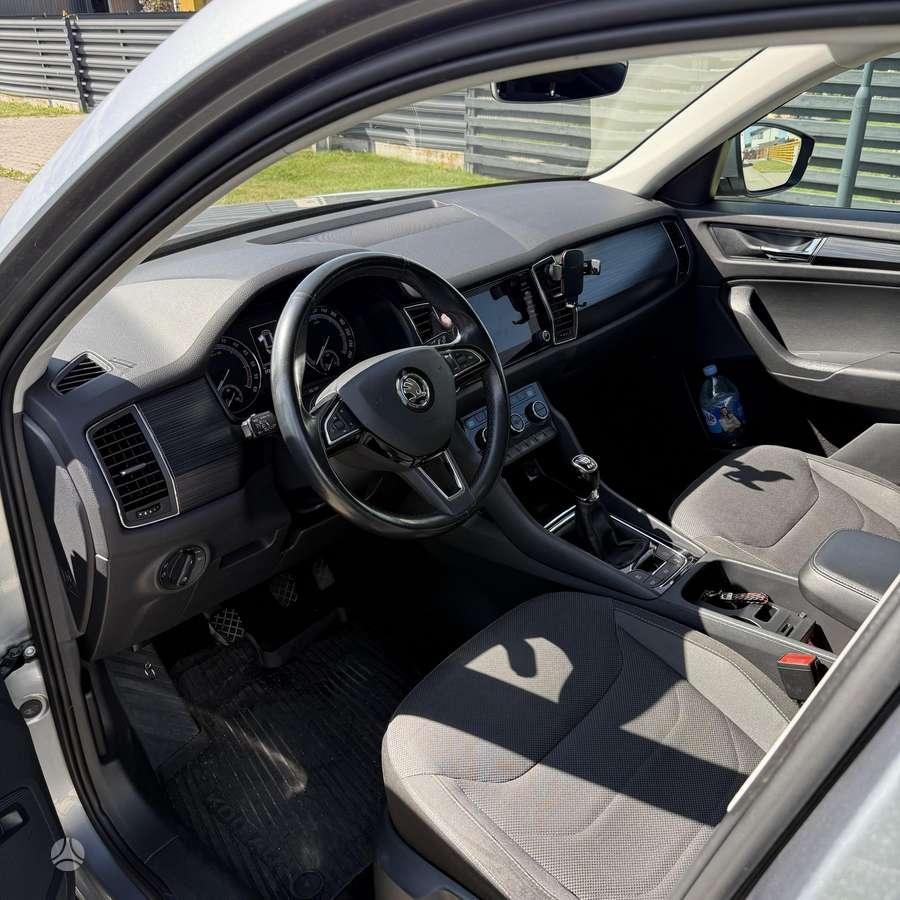 Grey Skoda Kodiaq 2018 in Kaunas, with an engine capacity of 1.97 L and mileage of 272 thousand km for 14500 €, photo 13 on AUTOMOTO.COM.LV