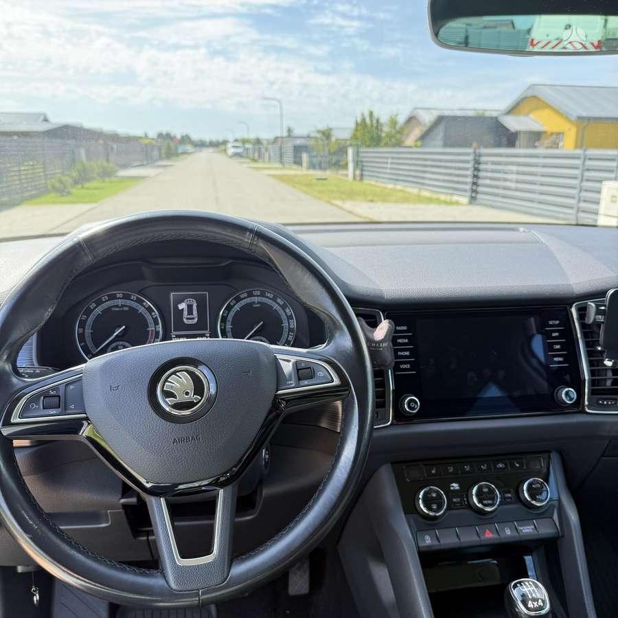 Grey Skoda Kodiaq 2018 in Kaunas, with an engine capacity of 1.97 L and mileage of 272 thousand km for 14500 €, photo 15 on AUTOMOTO.COM.LV