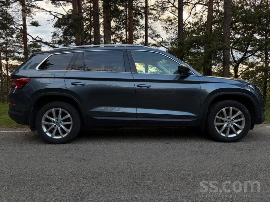 Grey Skoda Kodiaq 2018 in Riga, with an engine capacity of 2.00 L and mileage of 211 thousand km for 17800 €, photo 6 on AUTOMOTO.COM.LV