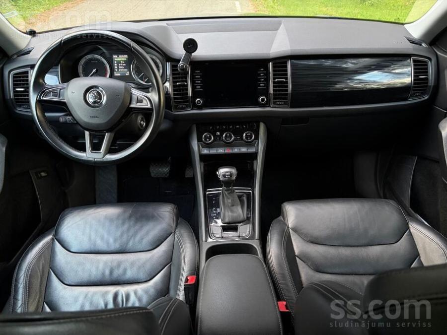 Grey Skoda Kodiaq 2018 in Riga, with an engine capacity of 2.00 L and mileage of 211 thousand km for 17800 €, photo 10 on AUTOMOTO.COM.LV