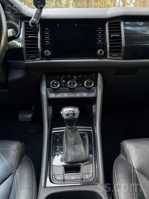 Grey Skoda Kodiaq 2018 in Riga, with an engine capacity of 2.00 L and mileage of 211 thousand km for 17800 €, photo 11 on AUTOMOTO.COM.LV