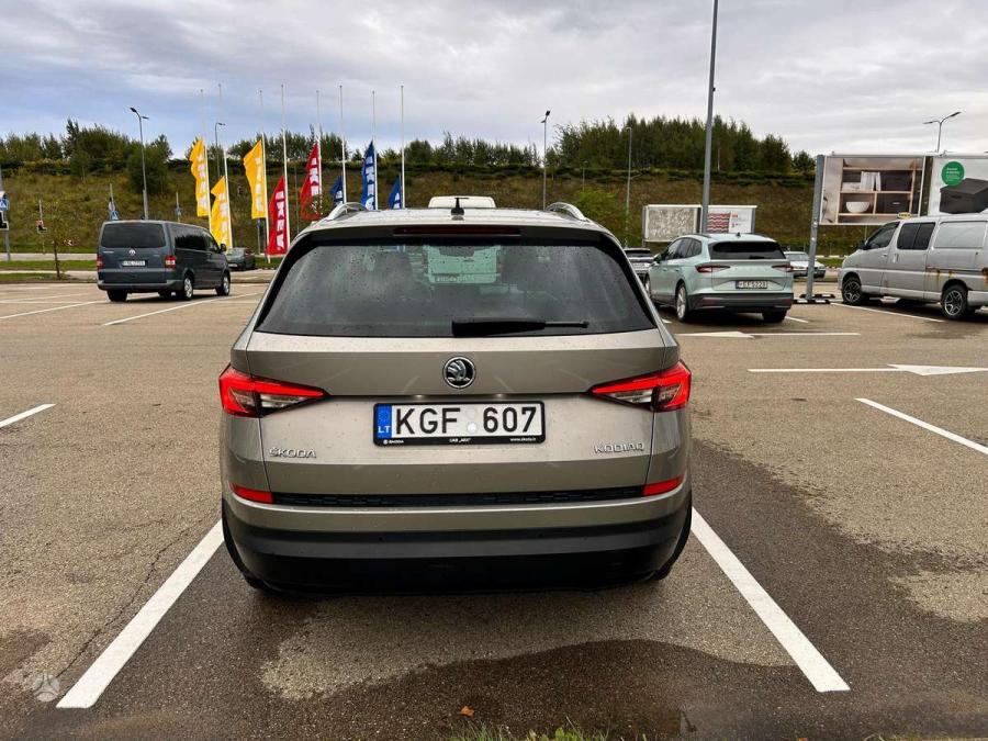 Серый Шкода Kodiaq 2018 в Вильнюс, объемом двигателя 1.97 л и пробегом 121 тыс. км за 19400 €, фото 5 на AUTOMOTO.COM.LV