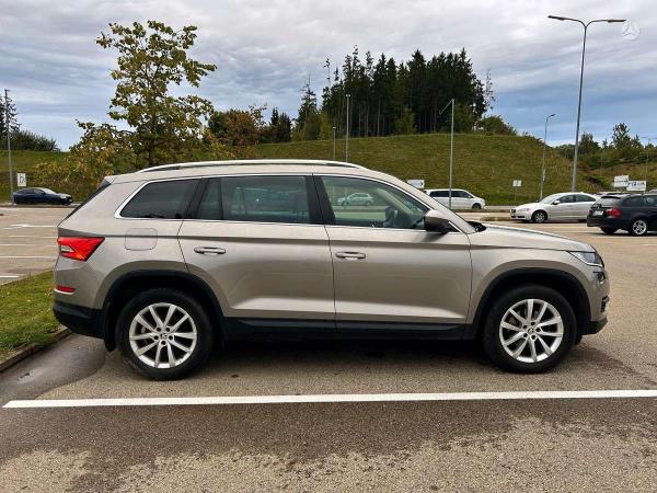 Pelēks Skoda Kodiaq 2018 Viļņa, ar dzinēja tilpumu 1.97 L un nobraukumu 121 tūkst. km par 19400 €, foto 7 vietnē AUTOMOTO.COM.LV