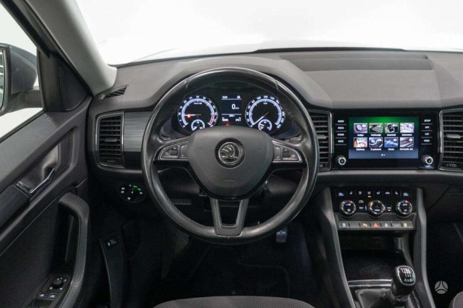 Pelēks Skoda Kodiaq 2018 Viļņa, ar dzinēja tilpumu 2.00 L un nobraukumu 96 tūkst. km par 17900 €, foto 10 vietnē AUTOMOTO.COM.LV