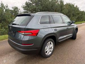 Grey Skoda Kodiaq 2018 in Prienai, with an engine capacity of 1.97 L and mileage of 274 thousand km for 16100 €, photo 5 on AUTOMOTO.COM.LV