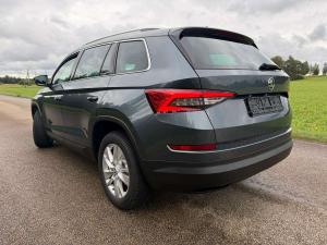 Grey Skoda Kodiaq 2018 in Prienai, with an engine capacity of 1.97 L and mileage of 274 thousand km for 16100 €, photo 6 on AUTOMOTO.COM.LV