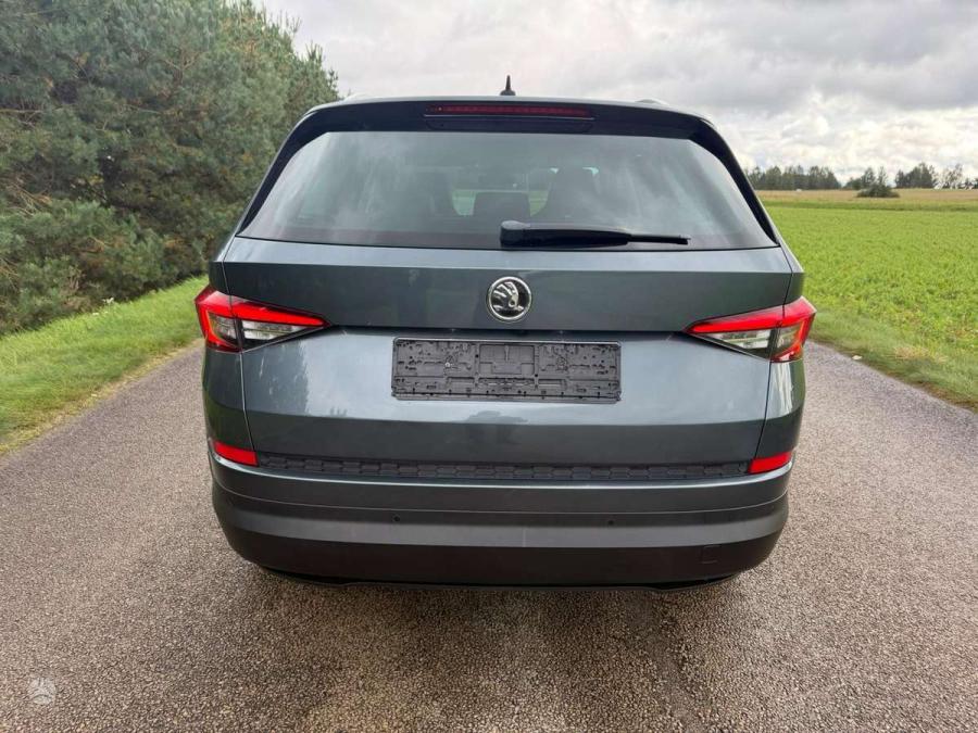 Grey Skoda Kodiaq 2018 in Prienai, with an engine capacity of 1.97 L and mileage of 274 thousand km for 16100 €, photo 9 on AUTOMOTO.COM.LV