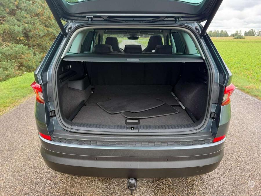 Grey Skoda Kodiaq 2018 in Prienai, with an engine capacity of 1.97 L and mileage of 274 thousand km for 16100 €, photo 10 on AUTOMOTO.COM.LV