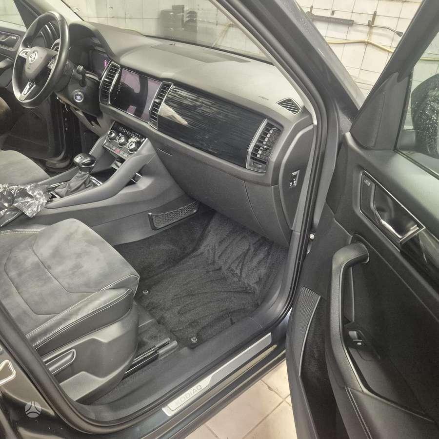 Grey Skoda Kodiaq 2019 in Kaunas, with an engine capacity of 1.97 L and mileage of 260 thousand km for 19650 €, photo 16 on AUTOMOTO.COM.LV