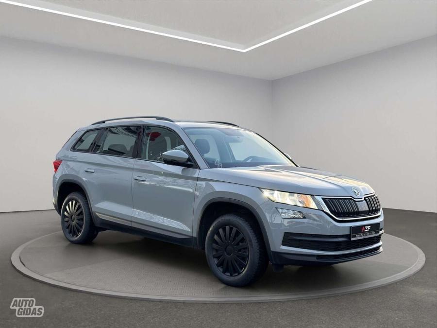 Grey Skoda Kodiaq 2019 in Kaunas, with an engine capacity of 1.50 L and mileage of 89 thousand km for 25263 €, photo 3 on AUTOMOTO.COM.LV