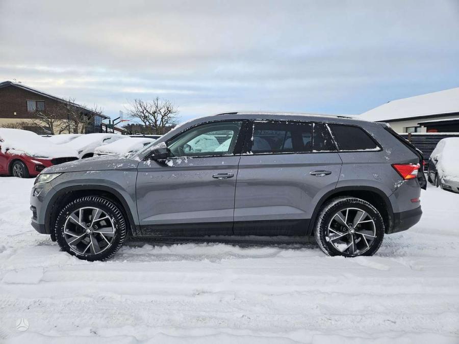Grey Skoda Kodiaq 2019 in Kaunas, with an engine capacity of 1.50 L and mileage of 150 thousand km for 13750 €, photo 5 on AUTOMOTO.COM.LV