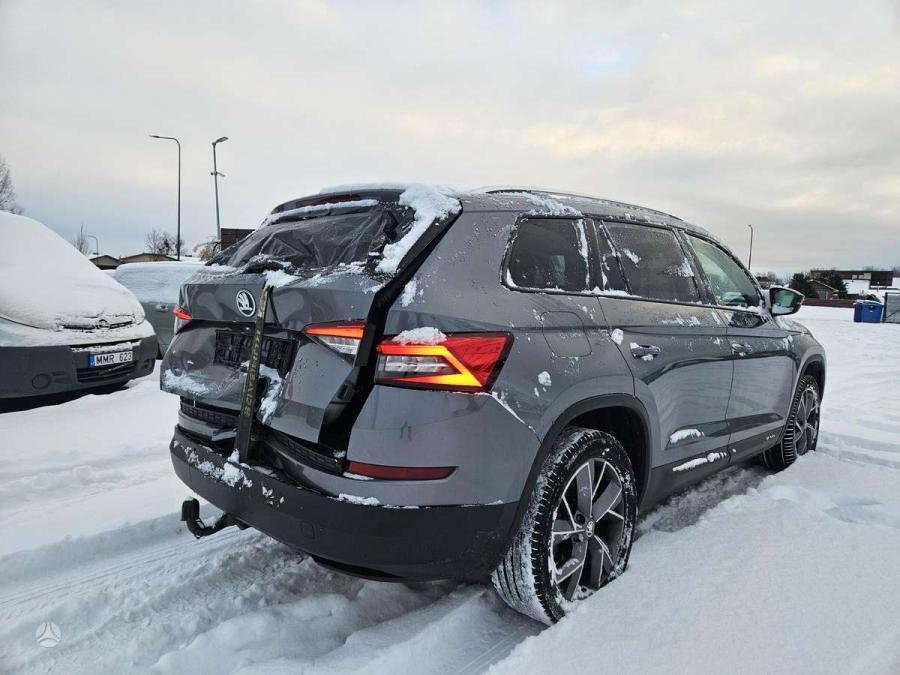Pelēks Skoda Kodiaq 2019 Kauņa, ar dzinēja tilpumu 1.50 L un nobraukumu 150 tūkst. km par 13750 €, foto 3 vietnē AUTOMOTO.COM.LV