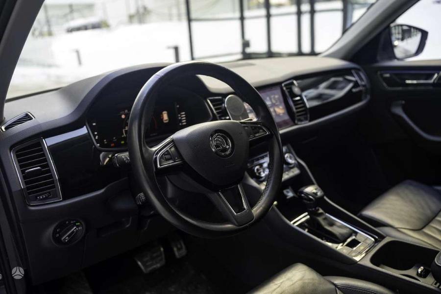 Grey Skoda Kodiaq 2019 in Vilnius, with an engine capacity of 1.97 L and mileage of 151 thousand km for 25900 €, photo 25 on AUTOMOTO.COM.LV